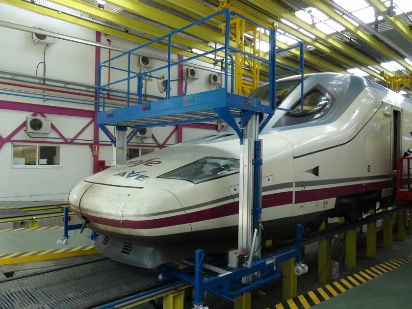 Platform for trains - Special access solutions for trains